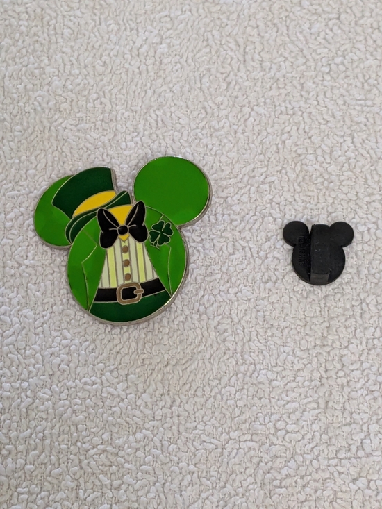 Disney | Accessories | Disney Pin 888 Mickey Mouse Icon St Patricks Day ...